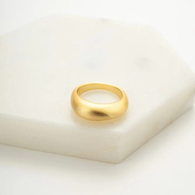 Steph Brushed Ring - Gold | KAHM Co